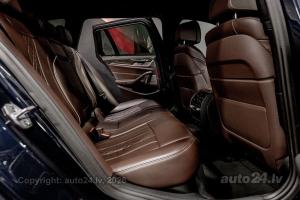 Blue BMW 5 Series 2018 in Parnu, with an engine capacity of 3.00 L and mileage of 181 thousand km for 24990 €, photo 15 on AUTOMOTO.COM.LV