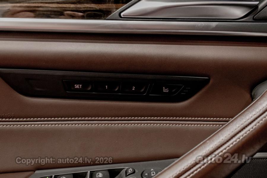Blue BMW 5 Series 2018 in Parnu, with an engine capacity of 3.00 L and mileage of 181 thousand km for 24990 €, photo 23 on AUTOMOTO.COM.LV