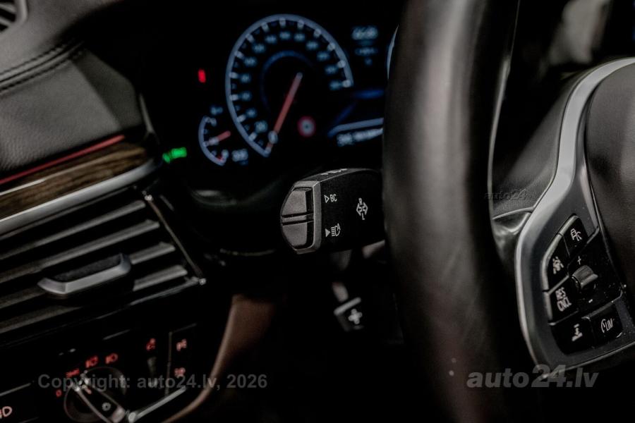 Blue BMW 5 Series 2018 in Parnu, with an engine capacity of 3.00 L and mileage of 181 thousand km for 24990 €, photo 24 on AUTOMOTO.COM.LV