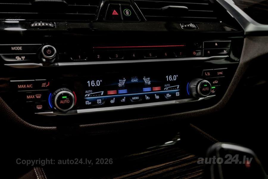 Blue BMW 5 Series 2018 in Parnu, with an engine capacity of 3.00 L and mileage of 181 thousand km for 24990 €, photo 26 on AUTOMOTO.COM.LV