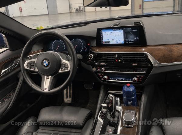 Blue BMW 5 Series 2018 in Tallinn, with an engine capacity of 3.00 L and mileage of 221 thousand km for 19990 €, photo 7 on AUTOMOTO.COM.LV