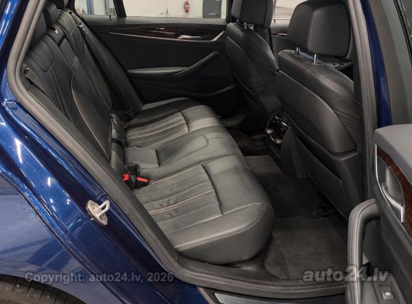 Blue BMW 5 Series 2018 in Tallinn, with an engine capacity of 3.00 L and mileage of 221 thousand km for 19990 €, photo 9 on AUTOMOTO.COM.LV