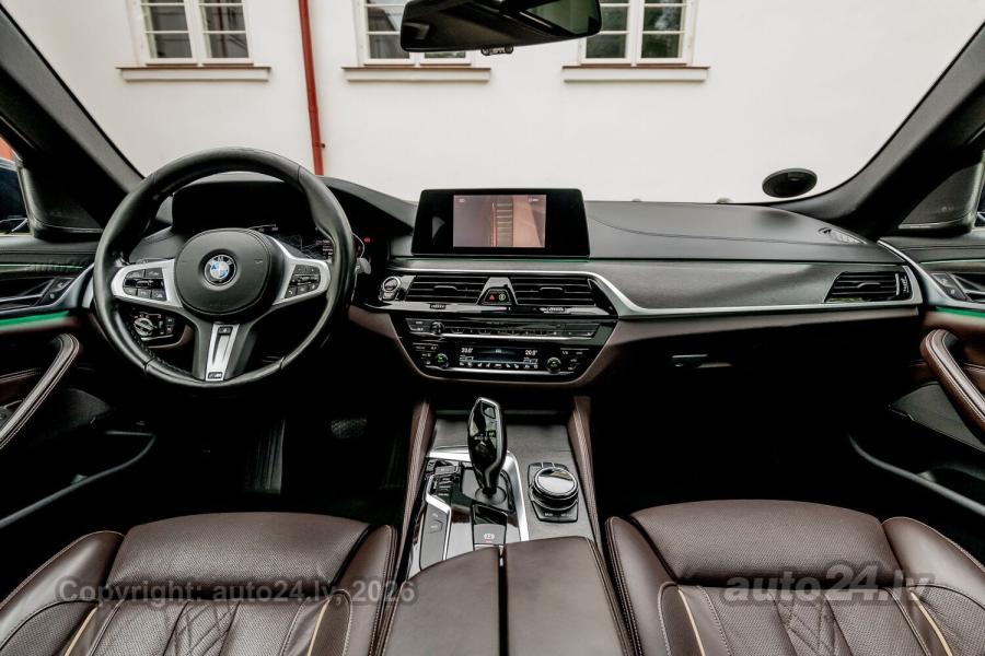 Blue BMW 5 Series 2019 in Parnu, with an engine capacity of 3.00 L and mileage of 165 thousand km for 28500 €, photo 12 on AUTOMOTO.COM.LV
