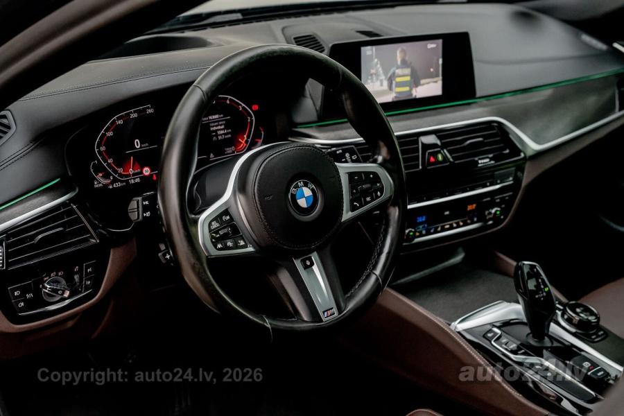 Blue BMW 5 Series 2019 in Parnu, with an engine capacity of 3.00 L and mileage of 165 thousand km for 28500 €, photo 13 on AUTOMOTO.COM.LV