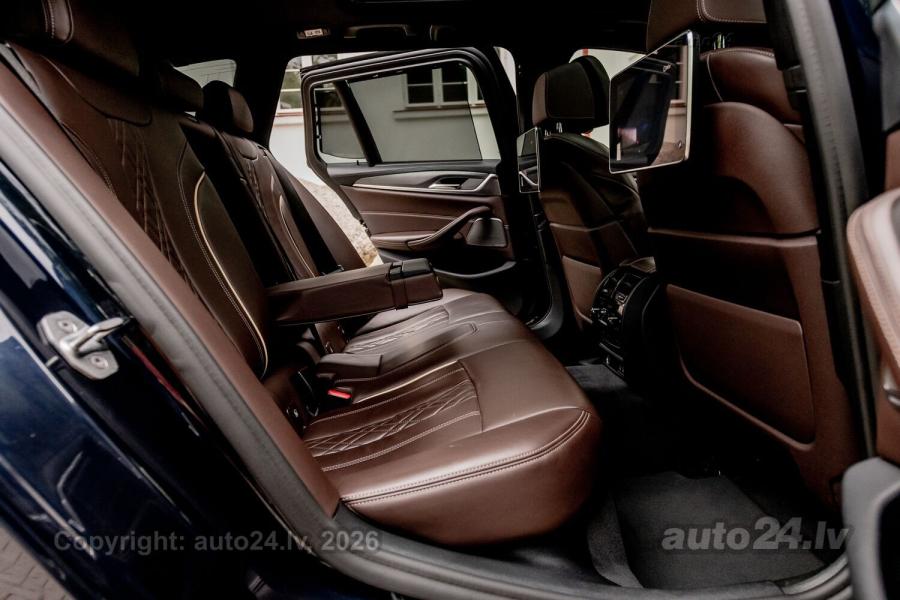 Blue BMW 5 Series 2019 in Parnu, with an engine capacity of 3.00 L and mileage of 165 thousand km for 28500 €, photo 16 on AUTOMOTO.COM.LV