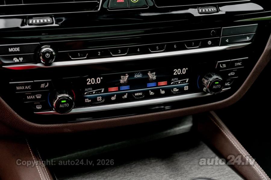 Blue BMW 5 Series 2019 in Parnu, with an engine capacity of 3.00 L and mileage of 165 thousand km for 28500 €, photo 27 on AUTOMOTO.COM.LV