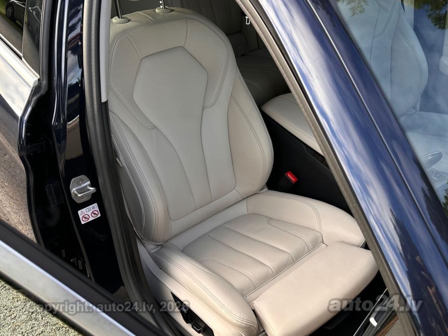 Zils BMW 5 Series 2019 Tallina, ar dzinēja tilpumu 2.00 L un nobraukumu 157 tūkst. km par 19500 €, foto 12 vietnē AUTOMOTO.COM.LV