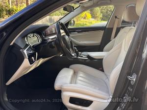 Zils BMW 5 Series 2019 Tallina, ar dzinēja tilpumu 2.00 L un nobraukumu 157 tūkst. km par 19500 €, foto 13 vietnē AUTOMOTO.COM.LV