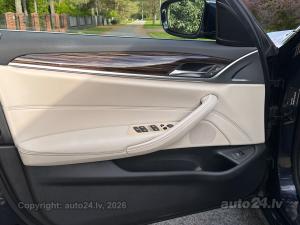 Zils BMW 5 Series 2019 Tallina, ar dzinēja tilpumu 2.00 L un nobraukumu 157 tūkst. km par 19500 €, foto 15 vietnē AUTOMOTO.COM.LV