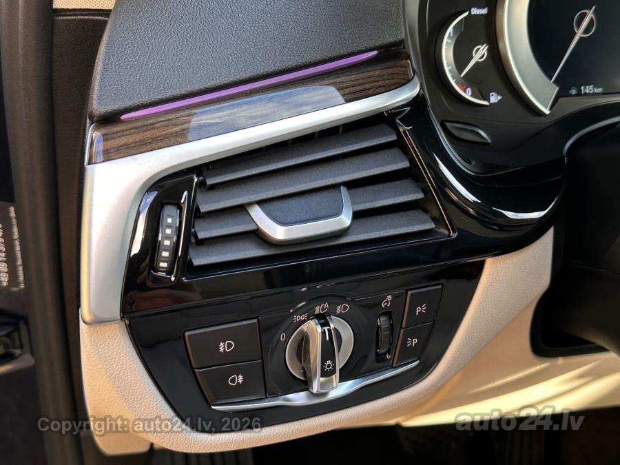 Zils BMW 5 Series 2019 Tallina, ar dzinēja tilpumu 2.00 L un nobraukumu 157 tūkst. km par 19500 €, foto 16 vietnē AUTOMOTO.COM.LV