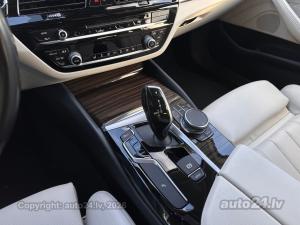 Zils BMW 5 Series 2019 Tallina, ar dzinēja tilpumu 2.00 L un nobraukumu 157 tūkst. km par 19500 €, foto 18 vietnē AUTOMOTO.COM.LV
