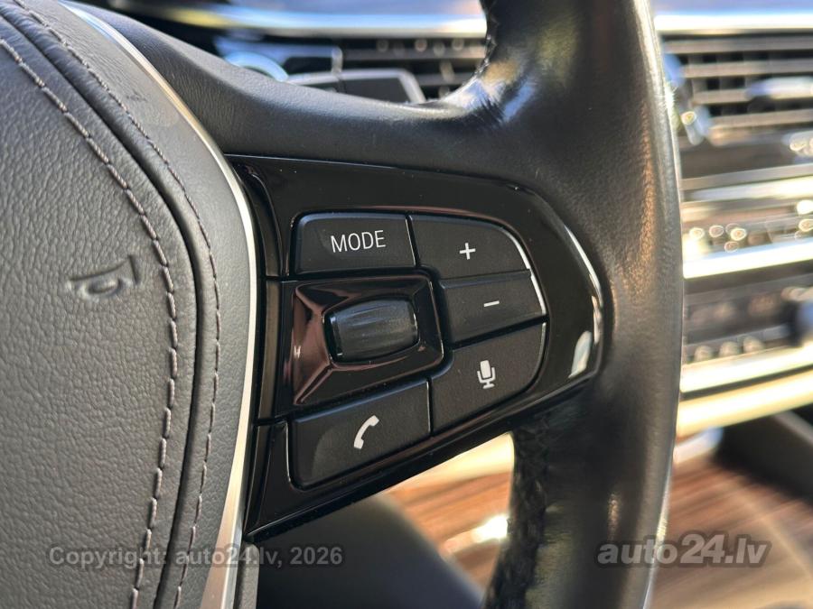 Zils BMW 5 Series 2019 Tallina, ar dzinēja tilpumu 2.00 L un nobraukumu 157 tūkst. km par 19500 €, foto 24 vietnē AUTOMOTO.COM.LV