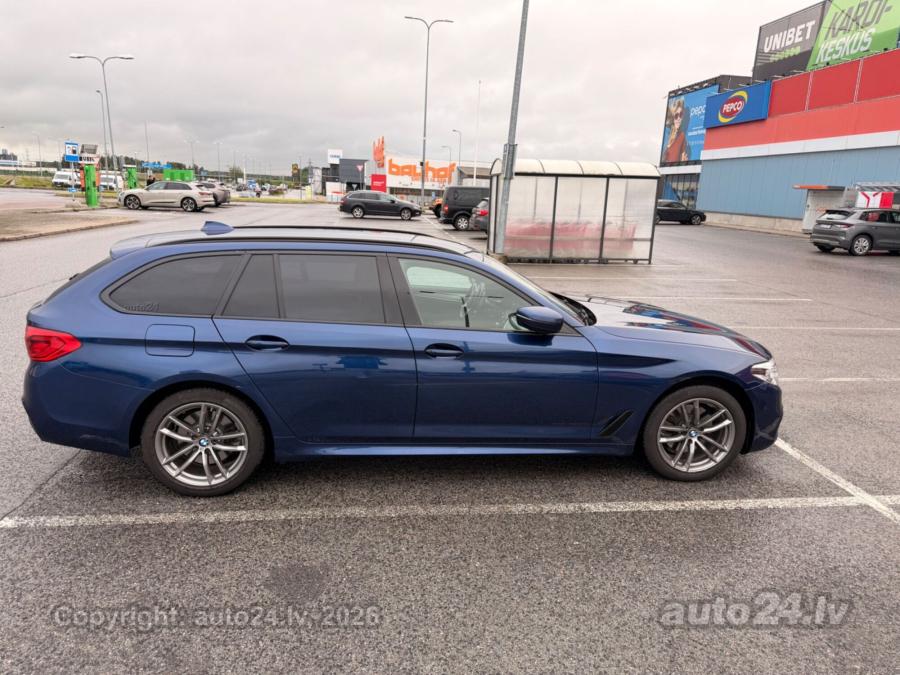 Blue BMW 5 Series 2020 in Tallinn, with an engine capacity of 2.00 L and mileage of 122 thousand km for 26500 €, photo 5 on AUTOMOTO.COM.LV