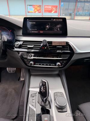 Blue BMW 5 Series 2020 in Tallinn, with an engine capacity of 2.00 L and mileage of 122 thousand km for 26500 €, photo 12 on AUTOMOTO.COM.LV