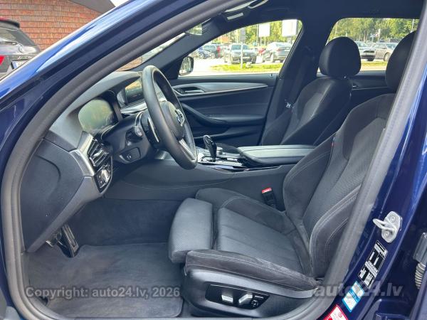 Blue BMW 5 Series 2020 in Tallinn, with an engine capacity of 2.00 L and mileage of 124 thousand km for 24900 €, photo 8 on AUTOMOTO.COM.LV