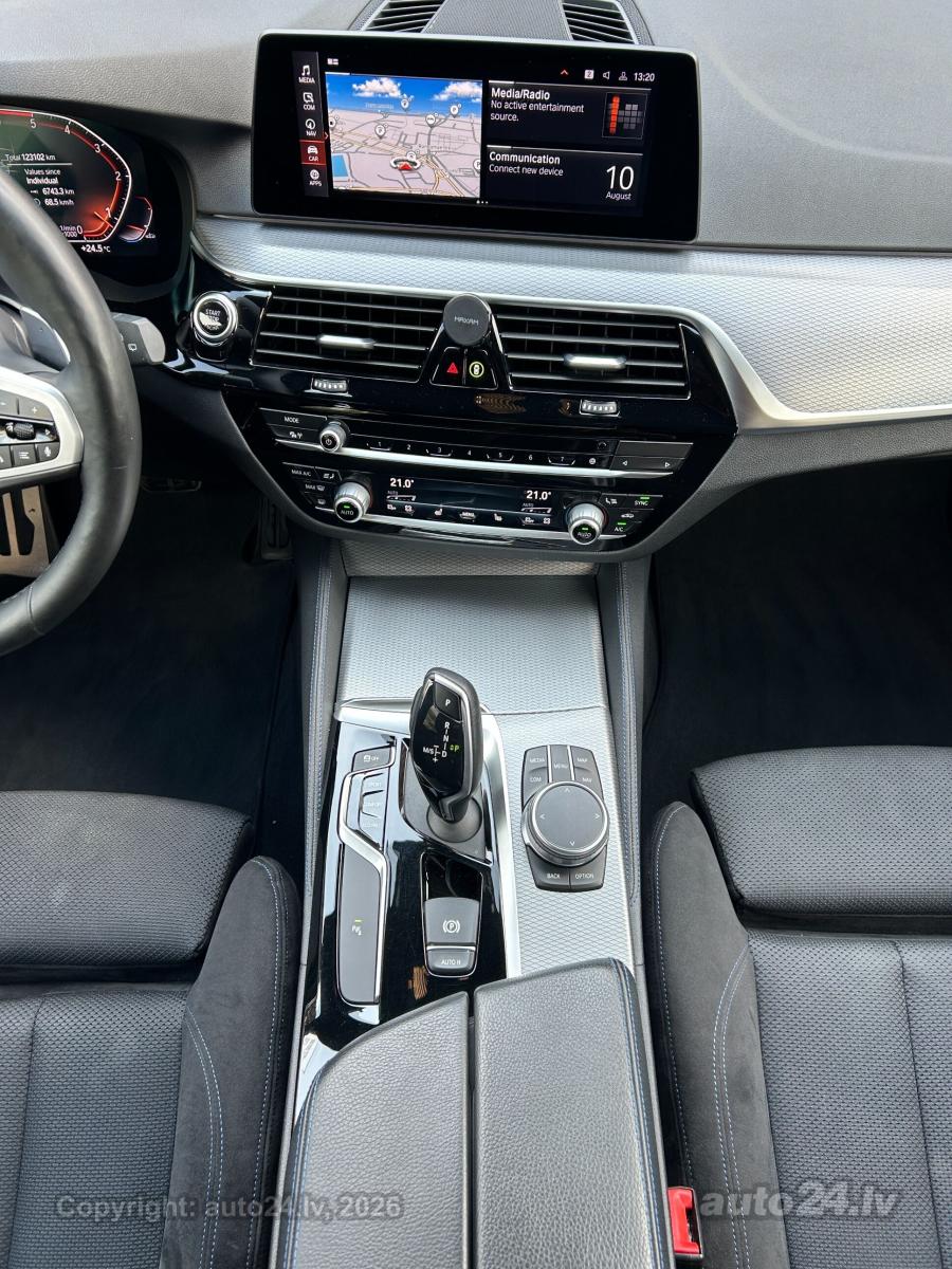 Zils BMW 5 Series 2020 Tallina, ar dzinēja tilpumu 2.00 L un nobraukumu 124 tūkst. km par 24900 €, foto 12 vietnē AUTOMOTO.COM.LV