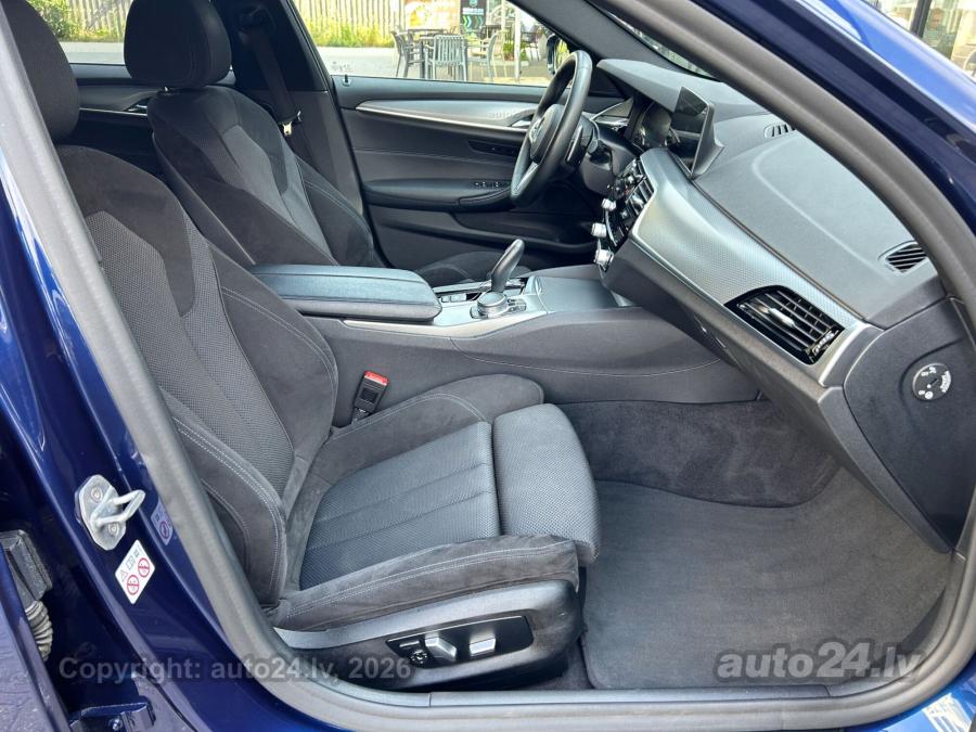 Zils BMW 5 Series 2020 Tallina, ar dzinēja tilpumu 2.00 L un nobraukumu 124 tūkst. km par 24900 €, foto 16 vietnē AUTOMOTO.COM.LV
