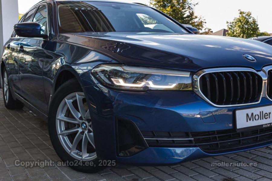 Blue BMW 5 Series 2021 in Ventspils, with an engine capacity of 2.00 L and mileage of 165 thousand km for 23212 €, photo 9 on AUTOMOTO.COM.LV