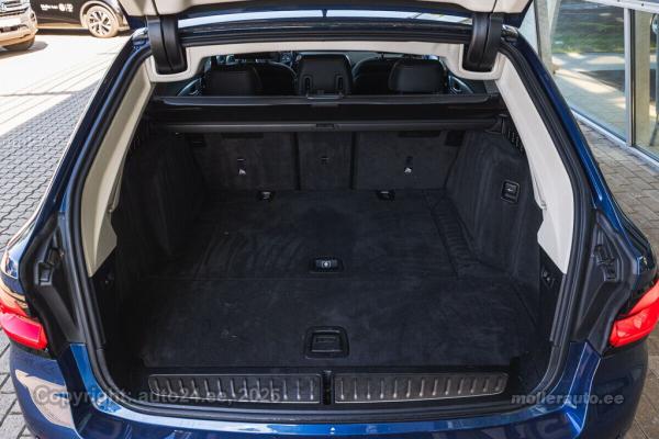 Blue BMW 5 Series 2021 in Ventspils, with an engine capacity of 2.00 L and mileage of 165 thousand km for 23212 €, photo 11 on AUTOMOTO.COM.LV
