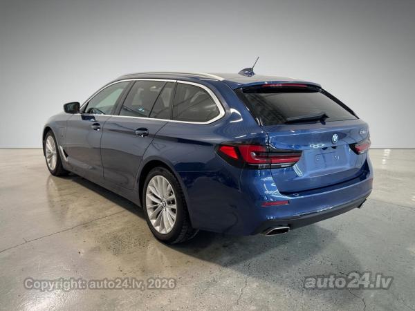 Zils BMW 5 Series 2021 Tallina, ar dzinēja tilpumu 0.00 L un nobraukumu 277 tūkst. km par 18999 €, foto 8 vietnē AUTOMOTO.COM.LV
