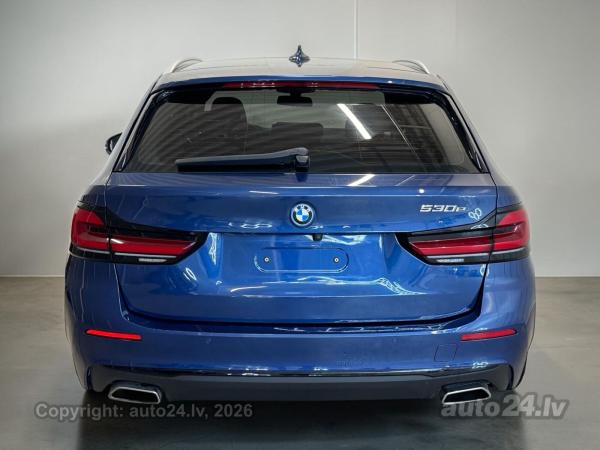Zils BMW 5 Series 2021 Tallina, ar dzinēja tilpumu 0.00 L un nobraukumu 277 tūkst. km par 18999 €, foto 10 vietnē AUTOMOTO.COM.LV
