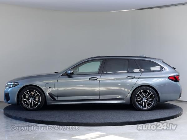 Zils BMW 5 Series 2022 Tallina, ar dzinēja tilpumu 2.00 L un nobraukumu 139 tūkst. km par 32900 €, foto 5 vietnē AUTOMOTO.COM.LV