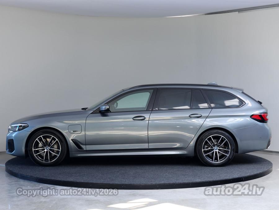 Zils BMW 5 Series 2022 Tallina, ar dzinēja tilpumu 2.00 L un nobraukumu 139 tūkst. km par 32900 €, foto 6 vietnē AUTOMOTO.COM.LV