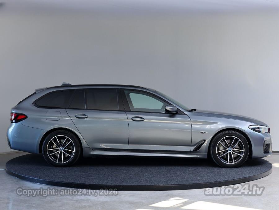 Zils BMW 5 Series 2022 Tallina, ar dzinēja tilpumu 2.00 L un nobraukumu 139 tūkst. km par 32900 €, foto 7 vietnē AUTOMOTO.COM.LV