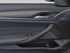 Zils BMW 5 Series 2022 Tallina, ar dzinēja tilpumu 2.00 L un nobraukumu 139 tūkst. km par 32900 €, foto 12 vietnē AUTOMOTO.COM.LV