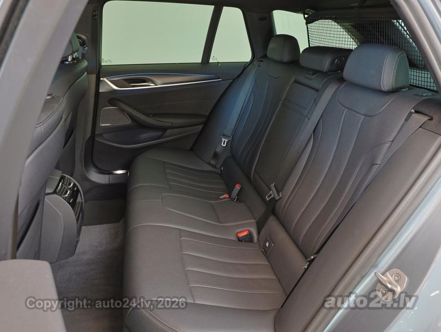 Zils BMW 5 Series 2022 Tallina, ar dzinēja tilpumu 2.00 L un nobraukumu 139 tūkst. km par 32900 €, foto 13 vietnē AUTOMOTO.COM.LV