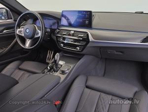 Zils BMW 5 Series 2022 Tallina, ar dzinēja tilpumu 2.00 L un nobraukumu 139 tūkst. km par 32900 €, foto 17 vietnē AUTOMOTO.COM.LV