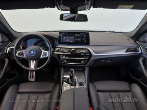 Zils BMW 5 Series 2022 Tallina, ar dzinēja tilpumu 2.00 L un nobraukumu 139 tūkst. km par 32900 €, foto 18 vietnē AUTOMOTO.COM.LV