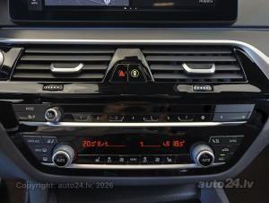 Zils BMW 5 Series 2022 Tallina, ar dzinēja tilpumu 2.00 L un nobraukumu 139 tūkst. km par 32900 €, foto 22 vietnē AUTOMOTO.COM.LV