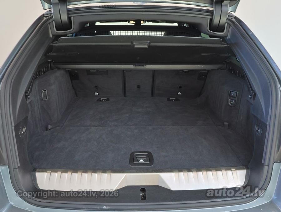 Zils BMW 5 Series 2022 Tallina, ar dzinēja tilpumu 2.00 L un nobraukumu 139 tūkst. km par 32900 €, foto 24 vietnē AUTOMOTO.COM.LV