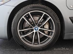 Zils BMW 5 Series 2022 Tallina, ar dzinēja tilpumu 2.00 L un nobraukumu 139 tūkst. km par 32900 €, foto 26 vietnē AUTOMOTO.COM.LV