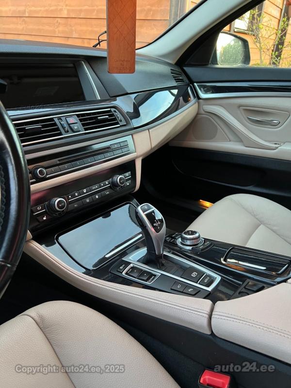 Brown BMW 5 Series 2010 in Tallinn, with an engine capacity of 3.00 L and mileage of 333 thousand km for 10999 €, photo 11 on AUTOMOTO.COM.LV