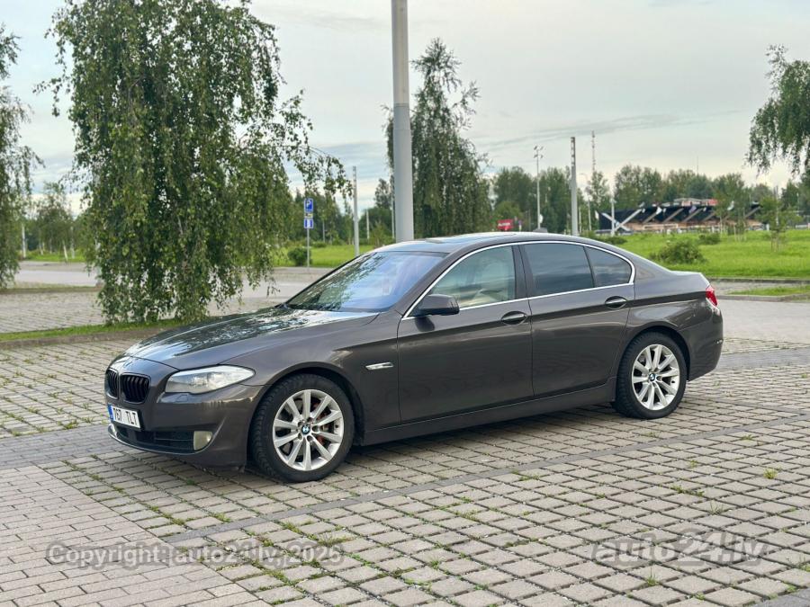 Brown BMW 5 Series 2010 in Tallinn, with an engine capacity of 3.00 L and mileage of 363 thousand km for 9990 €, photo 1 on AUTOMOTO.COM.LV