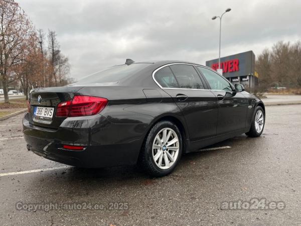 Brūns BMW 5 Series 2014 Tallina, ar dzinēja tilpumu 2.00 L un nobraukumu 158 tūkst. km par 14900 €, foto 5 vietnē AUTOMOTO.COM.LV