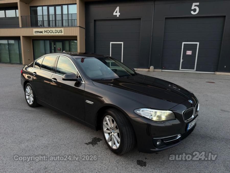 Brūns BMW 5 Series 2015 Tallina, ar dzinēja tilpumu 3.00 L un nobraukumu 235 tūkst. km par 14300 €, foto 7 vietnē AUTOMOTO.COM.LV