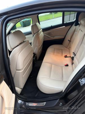 Brūns BMW 5 Series 2015 Tallina, ar dzinēja tilpumu 3.00 L un nobraukumu 235 tūkst. km par 14300 €, foto 9 vietnē AUTOMOTO.COM.LV