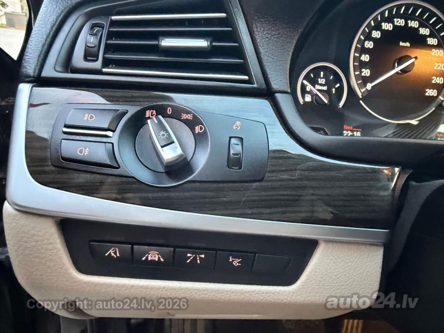 Brūns BMW 5 Series 2015 Tallina, ar dzinēja tilpumu 3.00 L un nobraukumu 235 tūkst. km par 14300 €, foto 12 vietnē AUTOMOTO.COM.LV