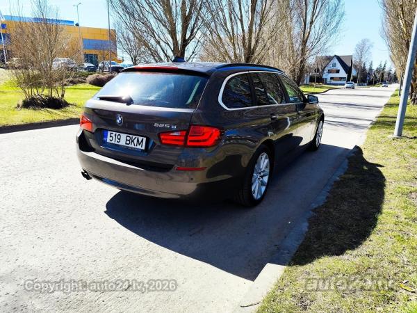 Brūns BMW 5 Series 2011 Tallina, ar dzinēja tilpumu 3.00 L un nobraukumu 217 tūkst. km par 8900 €, foto 5 vietnē AUTOMOTO.COM.LV