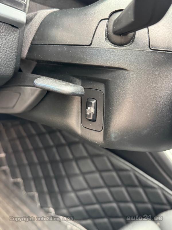 Brūns BMW 5 Series 2014 Tallina, ar dzinēja tilpumu 2.00 L un nobraukumu 298 tūkst. km par 10499 €, foto 11 vietnē AUTOMOTO.COM.LV