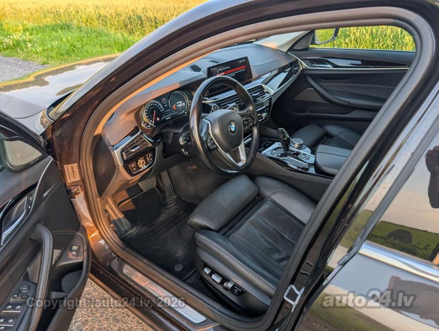 Brown BMW 5 Series 2017 in Tallinn, with an engine capacity of 2.00 L and mileage of 225 thousand km for 18999 €, photo 8 on AUTOMOTO.COM.LV