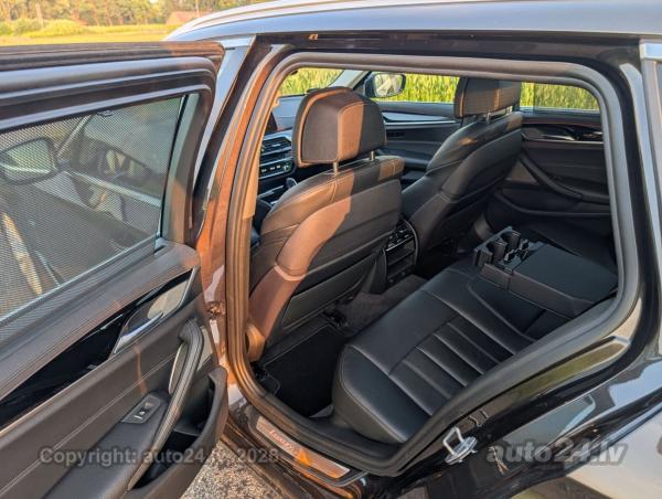 Brūns BMW 5 Series 2017 Tallina, ar dzinēja tilpumu 2.00 L un nobraukumu 225 tūkst. km par 18999 €, foto 9 vietnē AUTOMOTO.COM.LV