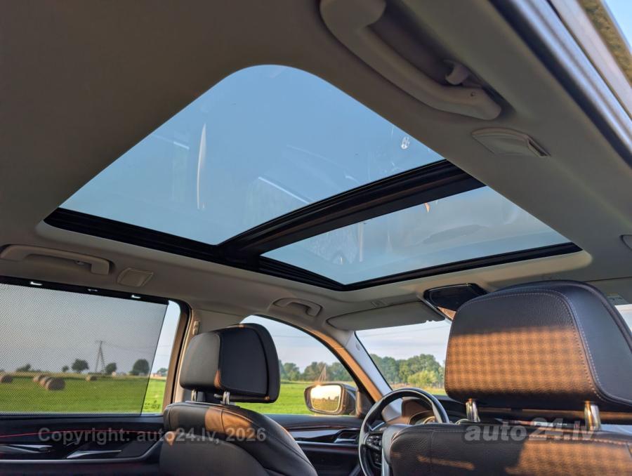 Brown BMW 5 Series 2017 in Tallinn, with an engine capacity of 2.00 L and mileage of 225 thousand km for 18999 €, photo 12 on AUTOMOTO.COM.LV