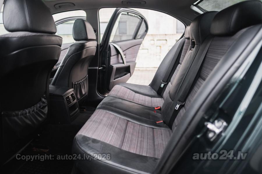 Zaļš BMW 5 Series 2004 Tallina, ar dzinēja tilpumu 2.20 L un nobraukumu 350 tūkst. km par 3100 €, foto 6 vietnē AUTOMOTO.COM.LV