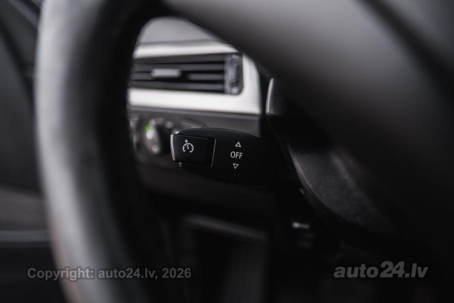 Zaļš BMW 5 Series 2004 Tallina, ar dzinēja tilpumu 2.20 L un nobraukumu 350 tūkst. km par 3100 €, foto 8 vietnē AUTOMOTO.COM.LV
