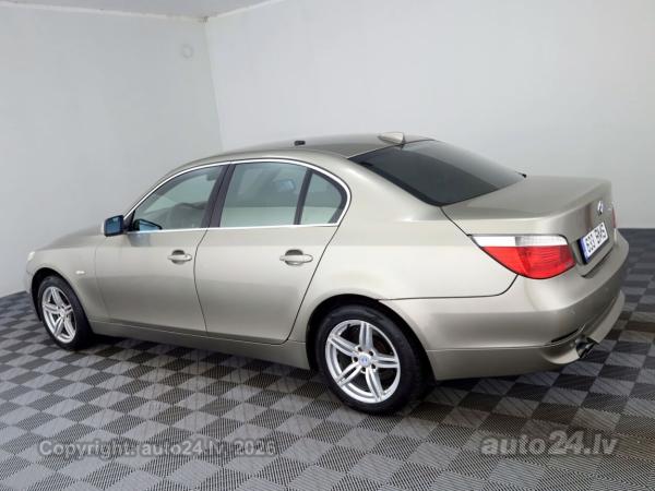 Zaļš BMW 5 Series 2006 Tallina, ar dzinēja tilpumu 2.50 L un nobraukumu 247 tūkst. km par 2599 €, foto 4 vietnē AUTOMOTO.COM.LV