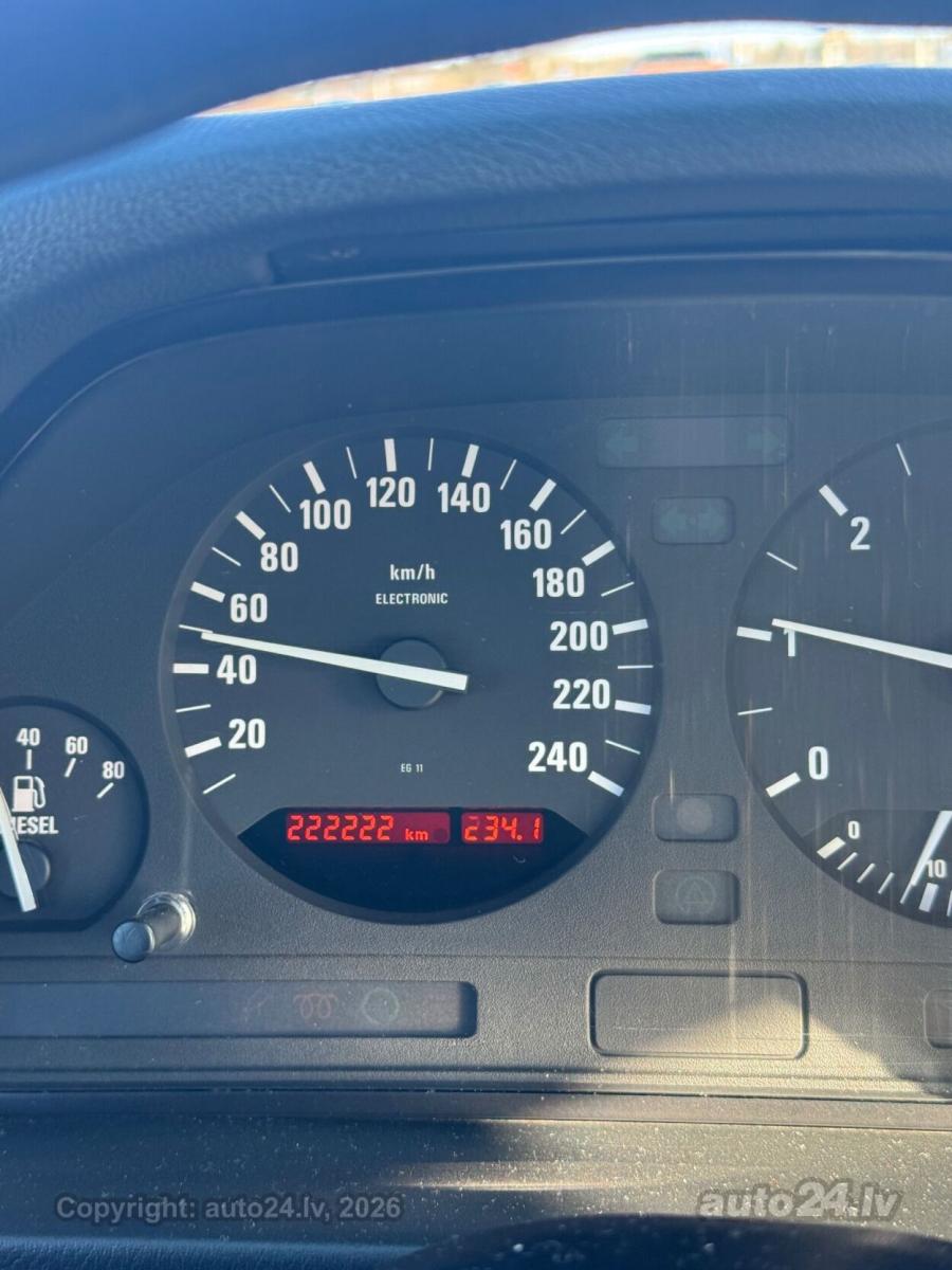 Zaļš BMW 5 Series 1995 Tallina, ar dzinēja tilpumu 2.50 L un nobraukumu 222 tūkst. km par 7888 €, foto 10 vietnē AUTOMOTO.COM.LV